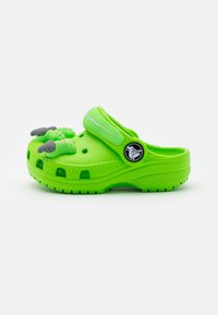 Crocs CLASSIC I AM DINOSAUR UNISEX - Sandales de bain - green slime ...