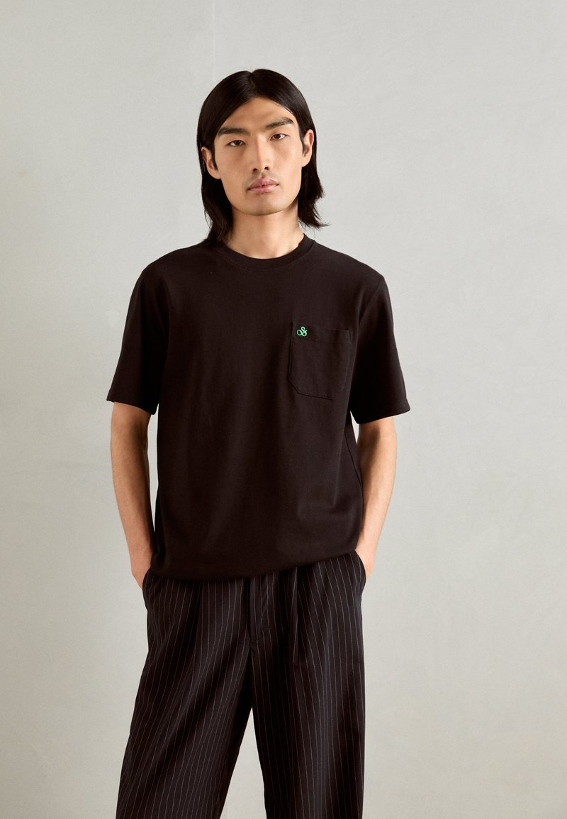 Scotch & Soda CHEST POCKET - Basic T-shirt - black - Zalando.ie
