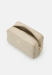 Tommy Hilfiger ICONIC WASHBAG - Neceser - merino/beige - Zalando.es