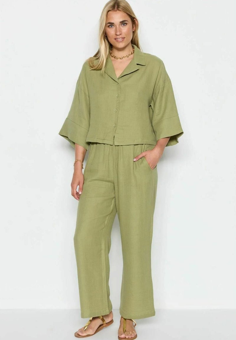 C&City MUSSELIN - Pyjama - khaki - Zalando.de