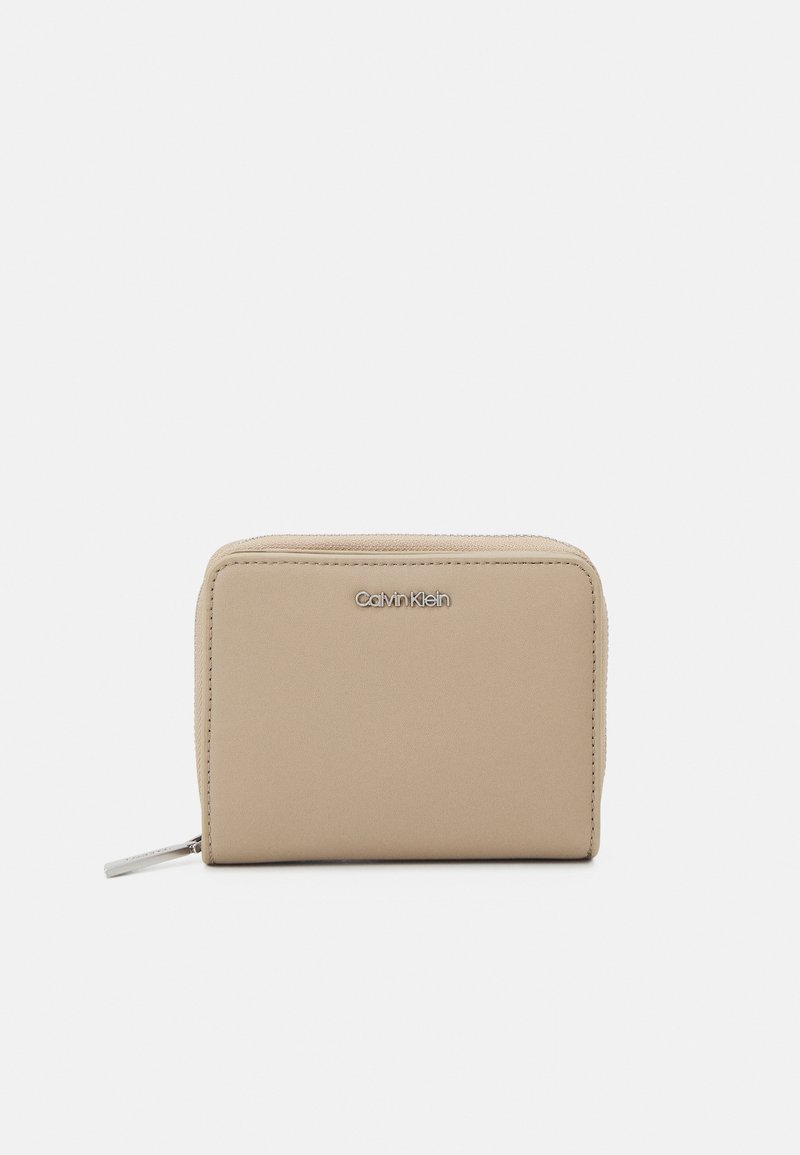 Calvin Klein MUST WALLET FLAP - Wallet - silver mink/beige - Zalando.co.uk