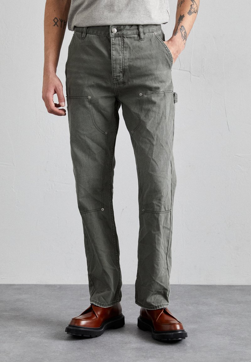 Ksubi GHOSTED OPERATOR PANT SURPLUS - Jeans Relaxed Fit - green ...