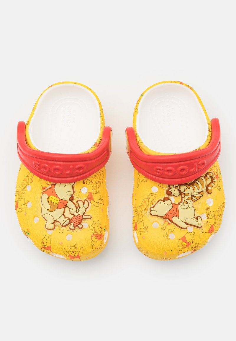 Crocs CLASSIC DISNEY WINNIE THE POOH UNISEX - Mules - white/multi ...