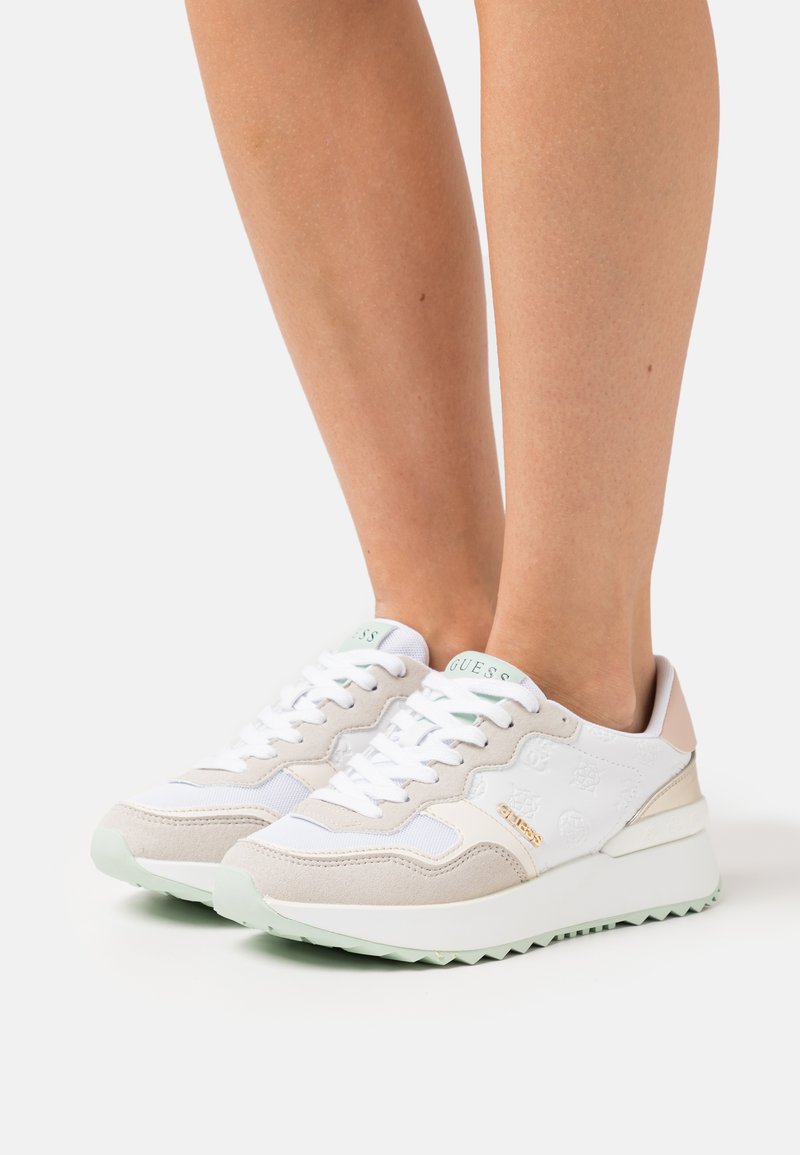 Guess VINNNA - Sneakersy niskie/biały - Zalando.pl