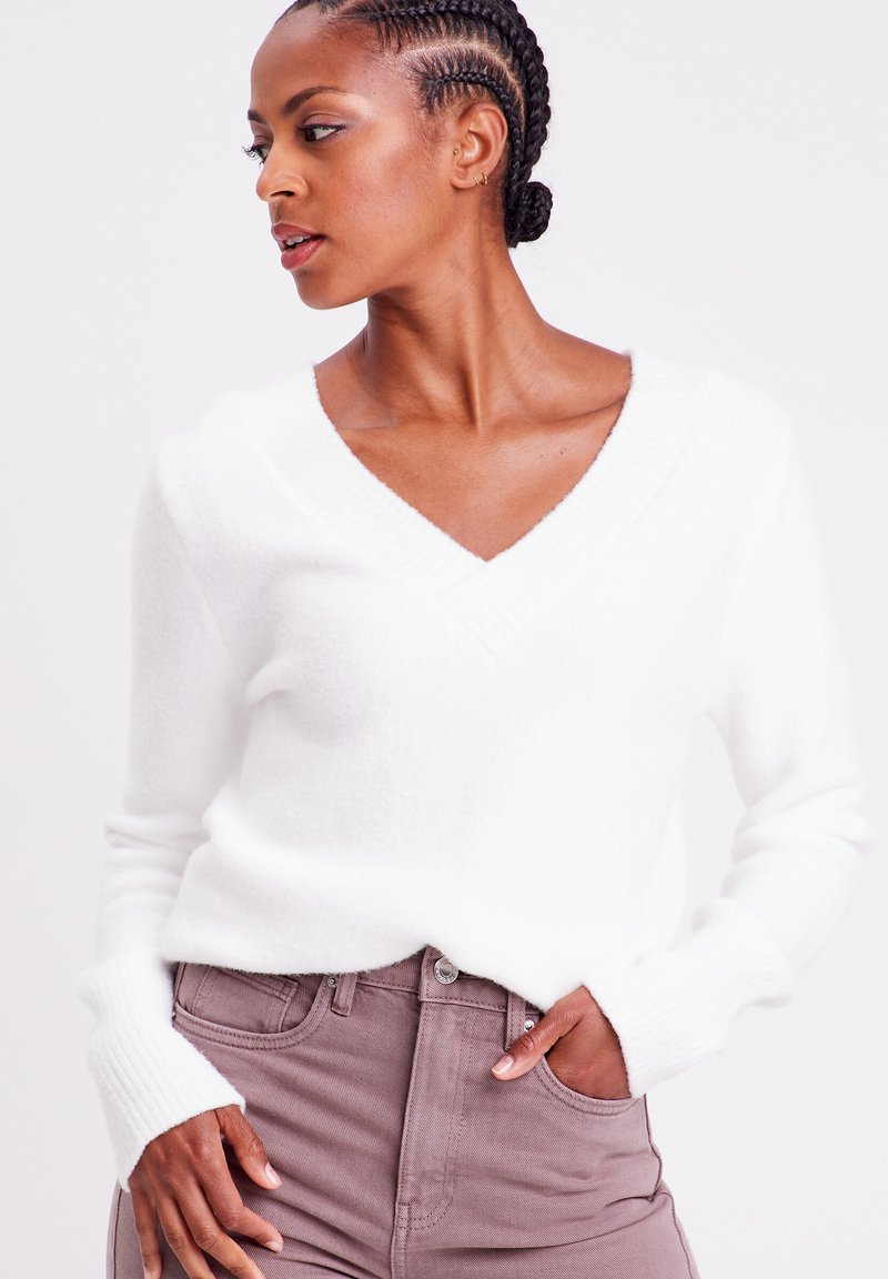 Cache Cache MIT V-AUSSCHNITT - Jersey de punto - ecru/crema - Zalando.es