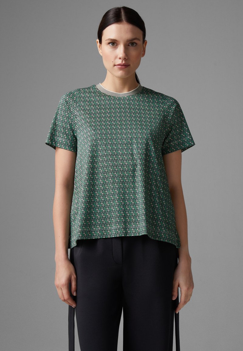 Bogner KARLIE - Print T-shirt - grün off white/green - Zalando.ie