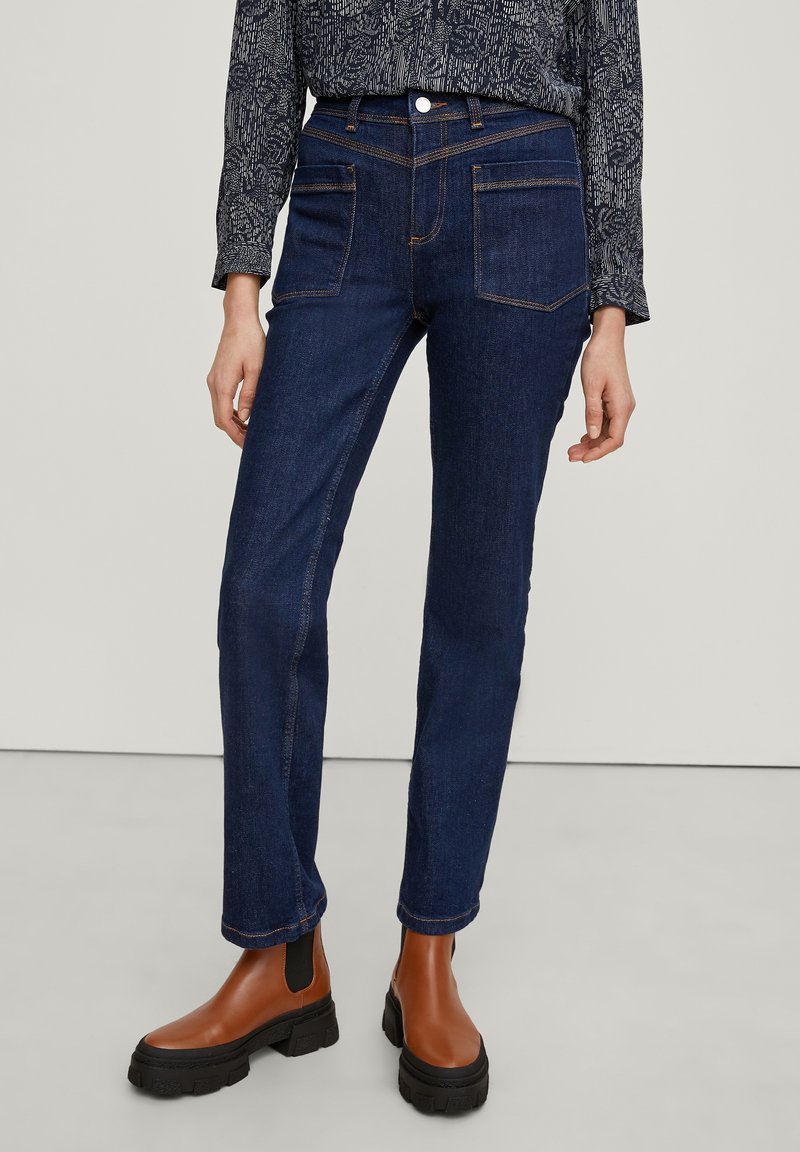 comma casual identity Jeans Bootcut - rinse washed blue/blue denim ...