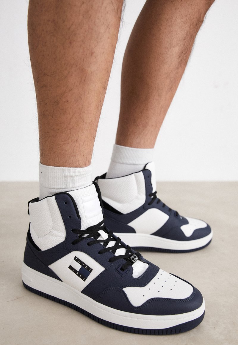 Tommy Jeans RETRO BASKET MID - Aukšto profilio sportbačiai - navy ...