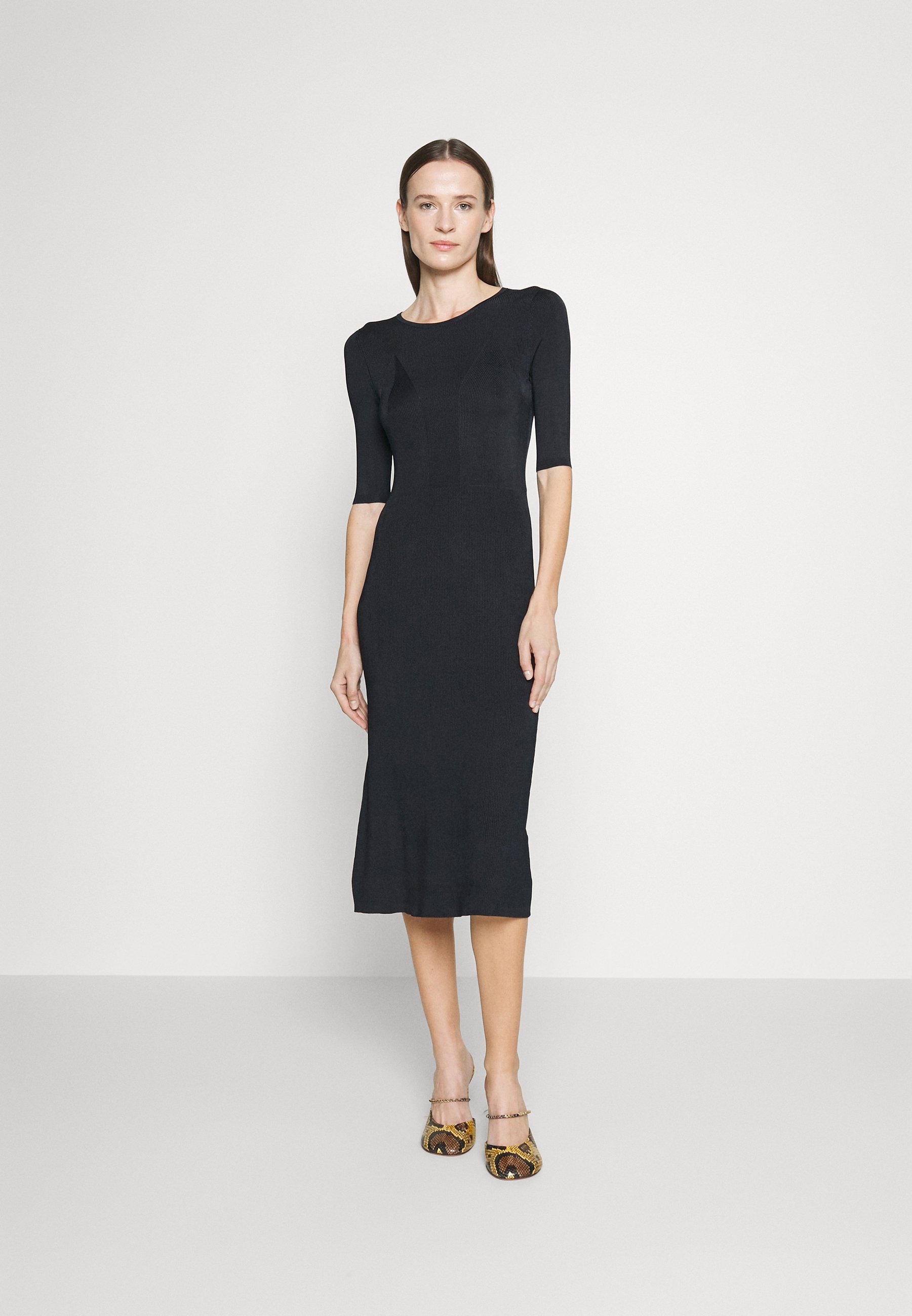 BOSS CROPPED SLEEVE DRESS WITH KNITTED STRUCTURE Robe pull open miscellaneous multicolore ZALANDO.FR