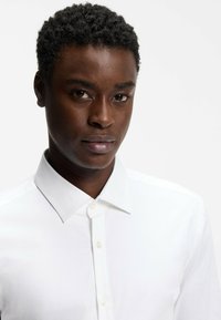 HUGO KING - Chemise classique - open white seventynine/blanc - ZALANDO.CH