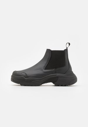 Proenza Schouler STOMP CHELSEA BOOTS - Plateaustiefelette - black ...