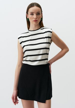 LOVJOI FELIPPA - Shorts - black/schwarz - Zalando.de