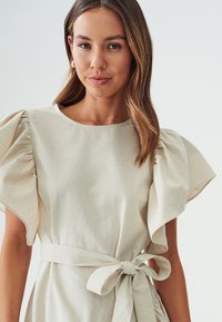 WILLA PETER - Robe de jour - neutral/beige - ZALANDO.FR