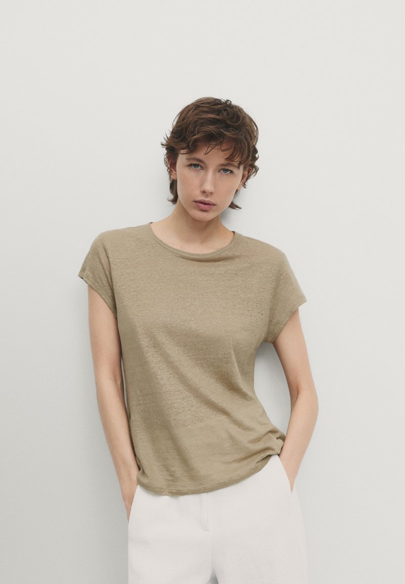 Massimo Dutti SHORT SLEEVE - Basic T-shirt - camel - Zalando.co.uk