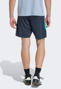 adidas Performance TIRO 26 ESSENTIALS SHORTS - Kurze Sporthose - night ...