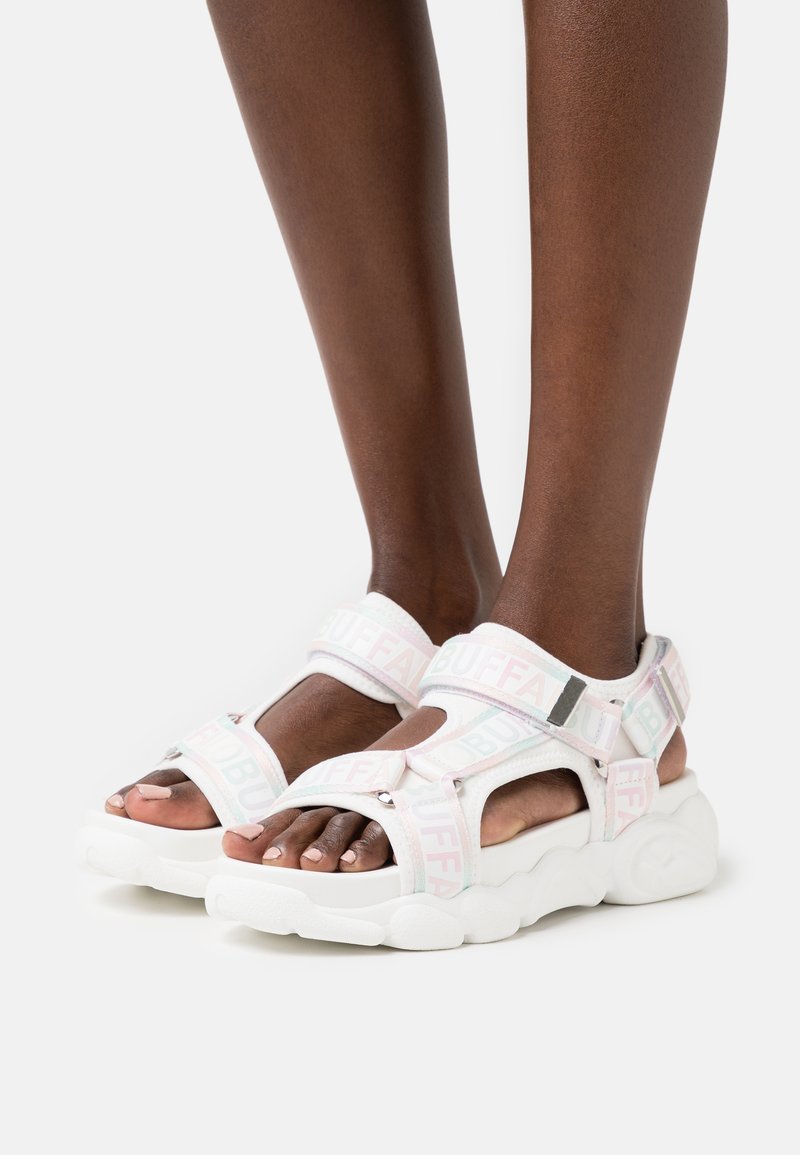 Buffalo VEGAN - Sandale cu platformă - white/alb - Zalando.ro