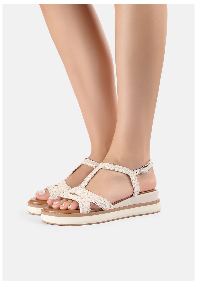 Inuovo Sandály Na Klínu Crema Cma Béžová Zalando Cz