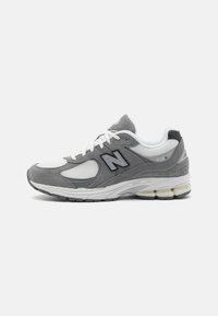 New Balance M2002 UNISEX - Sneaker low - grey/hellgrau - Zalando.at