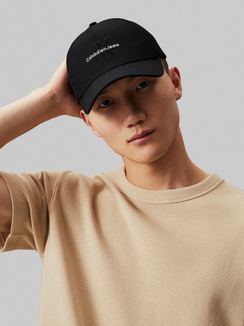 Calvin Klein Jeans MONO LOGO EMBRO TRUCKER HAT - Cap - black - Zalando