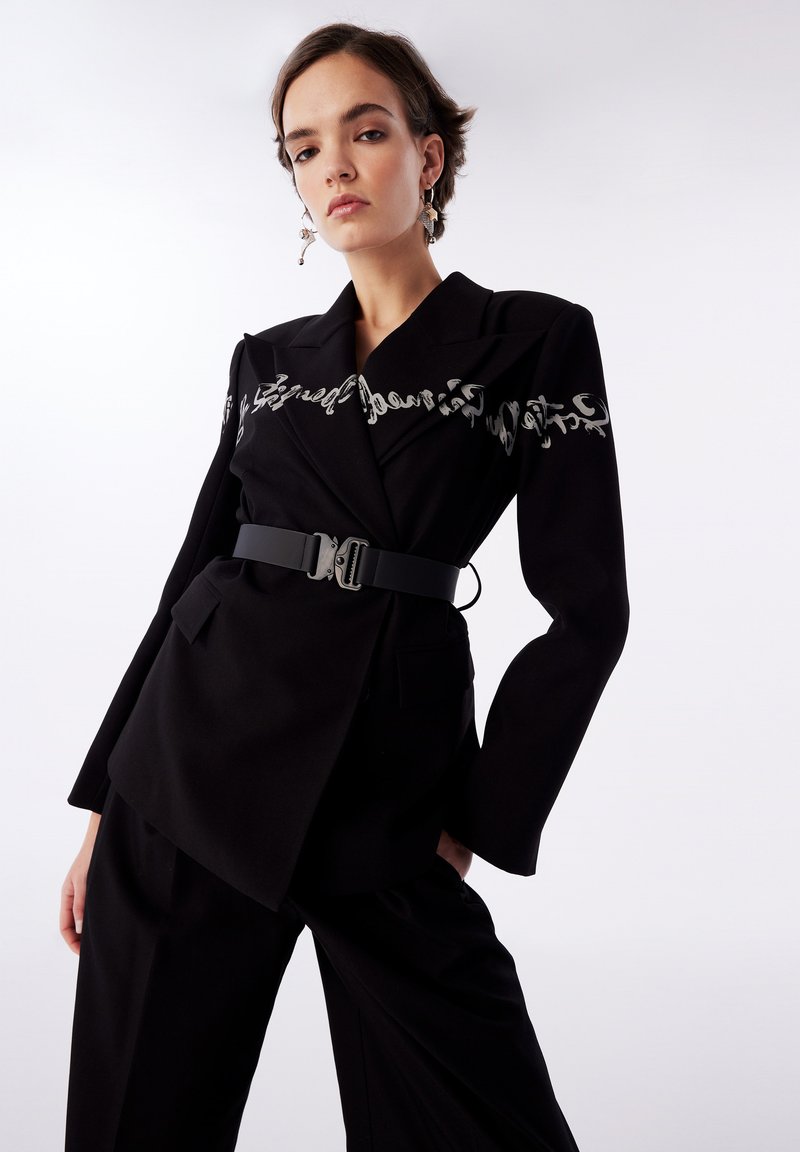 Twist REGULAR FIT SLOGAN WITH BELT ACCESSORY - Blazer - black/schwarz ...