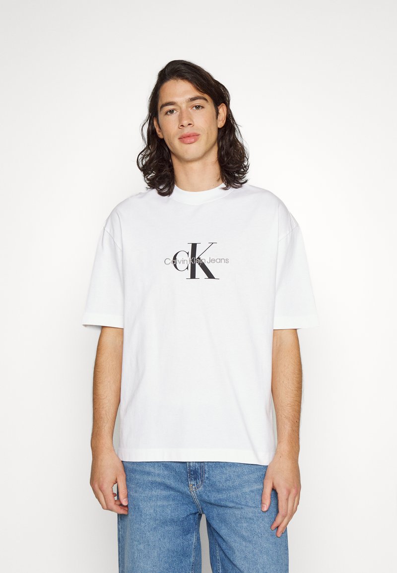 Calvin Klein Jeans MONOLOGO TEE UNISEX - T-Shirt print - bright white ...