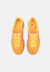 adidas Originals HANDBALL SPEZIAL - Tossud - spark/lucid pink/silver ...