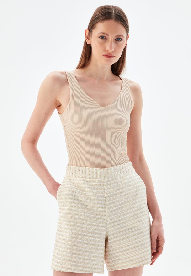 adL SERENA - Short - gold/doré - ZALANDO.FR