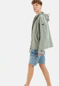 camel active Jeans Shorts - ocean blue/hellblau - Zalando.de