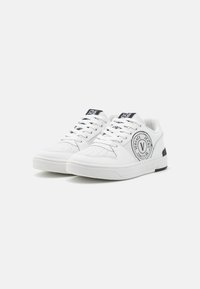 Versace Jeans Couture FONDO STARLIGHT SHOES - Sneaker low - white/weiß ...