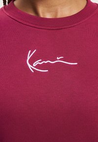 Karl Kani SIGNATURE ESSENTIAL CREW - Sweatshirt - berry/rouge - ZALANDO.FR