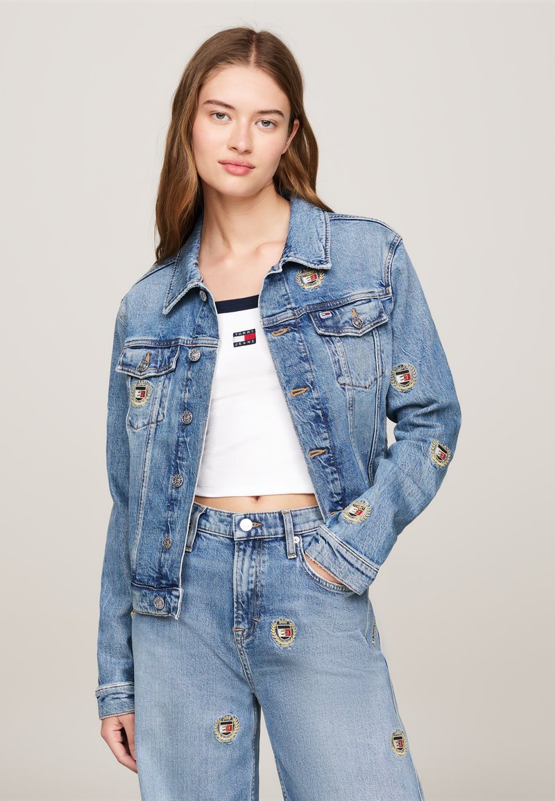 Tommy Jeans IZZIE AOCR - Veste en jean - denim medium/denim bleu - ZALANDO.FR