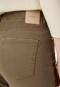 BRAX STYLE MARY - Jeans fuselé - light mocha/marron - ZALANDO.FR