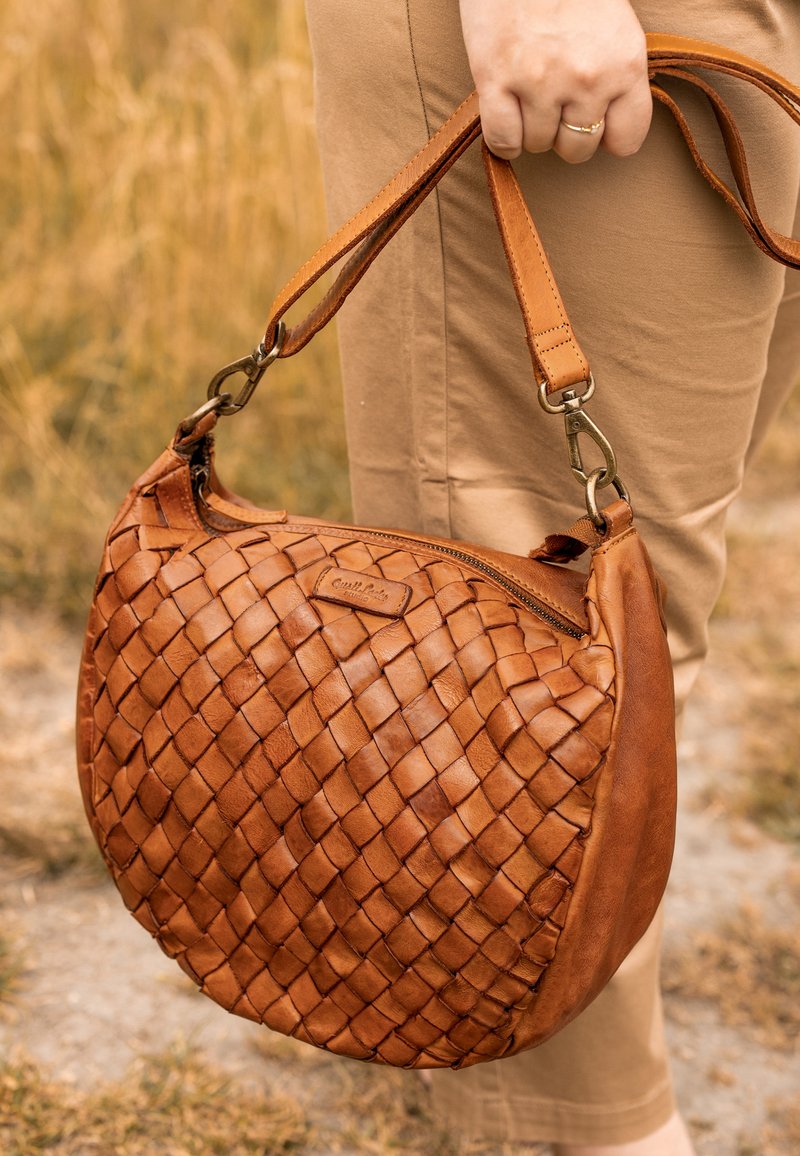 Gusti Leder CLOVER - Across body bag - hellbraun/light brown - Zalando.ie