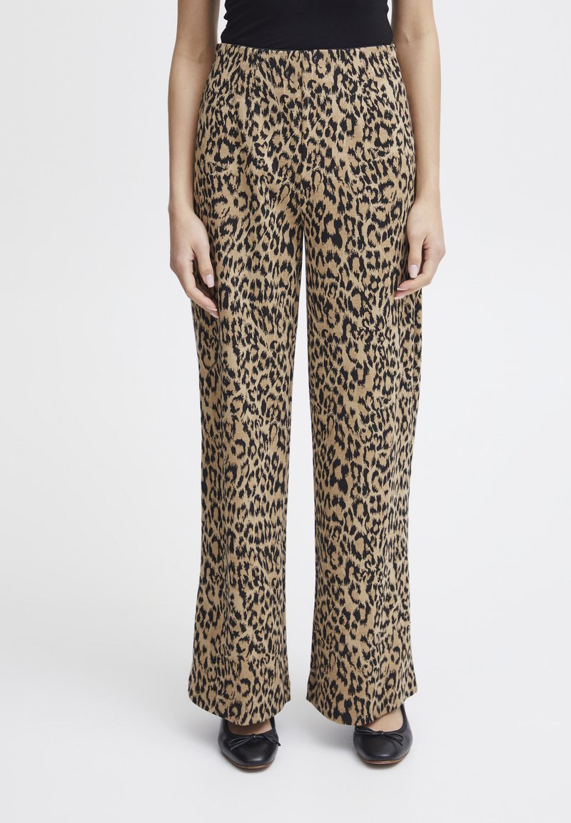 ICHI KATE LEOPARD JACQUARD - Kalhoty - natural leo jacquard/béžová ...