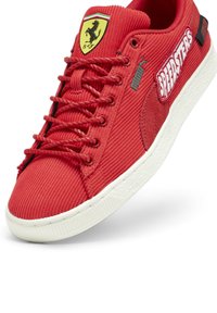Puma SCUDERIA FERRARI CLYDE - Baskets basses - rosso corsa warm white ...
