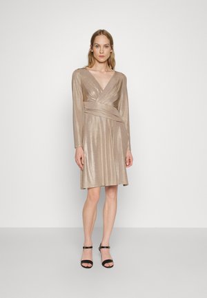 Robes de soirée beige | Zalando