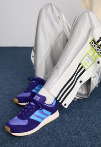 adidas Originals ATLANTA - Trainers - collegiate purple/semi blue/chalk ...