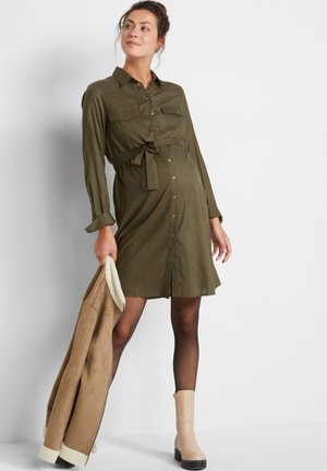 bonprix UMSTANDS STILL - Abito a camicia - red/rosso - Zalando.it