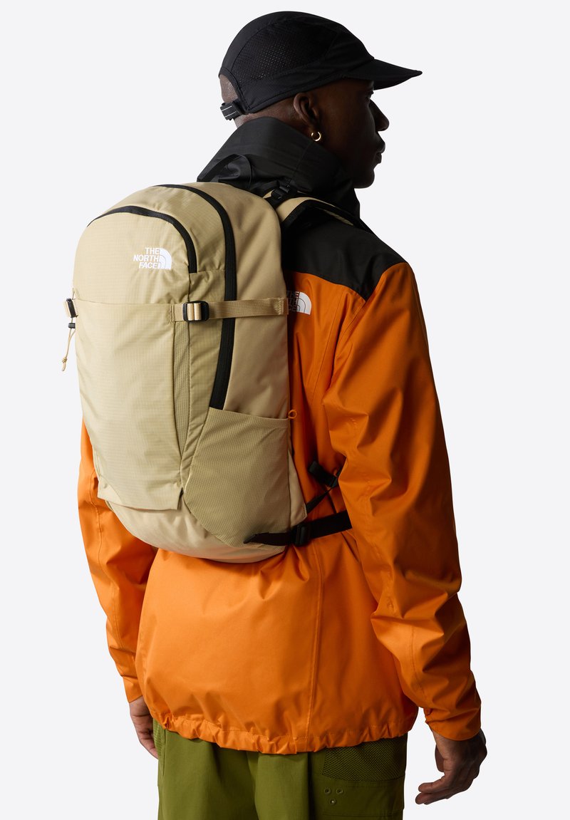 The North Face BASIN 24 - Wandelrugzak - khaki stone desert rust/beige ...