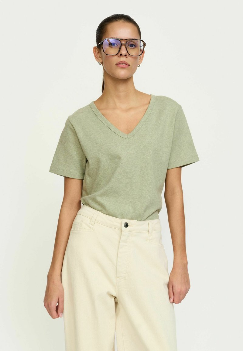 Soft Rebels BELLA V-NECK - Basic T-shirt - dried herb/light green - Zalando