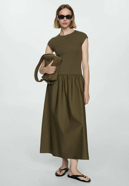 Robes vert olive en ligne sur la boutique Zalando
