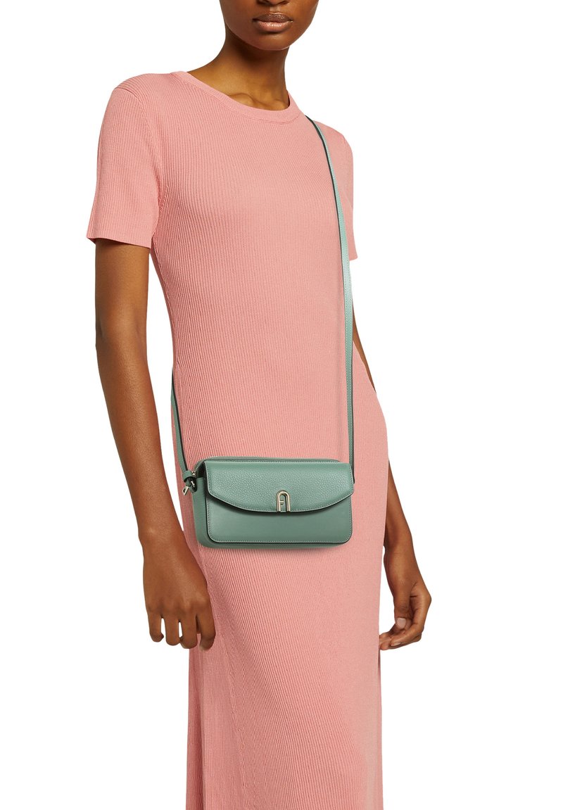 Furla PRIMULA MINI - Taška s příčným popruhem - mineral green/zelená ...