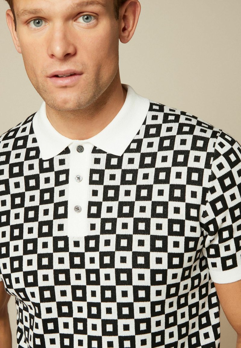 Next TILE PRINT KNITTED POLO SHIRT - Polo - black white/noir - ZALANDO.FR