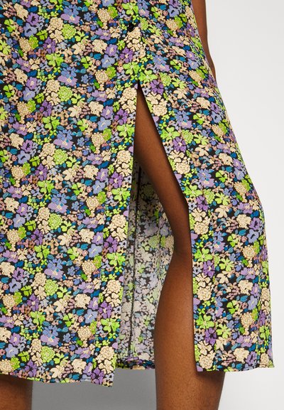 maje RILAURA - Blusenkleid - imprimé primevères multico/nicht definiert ...