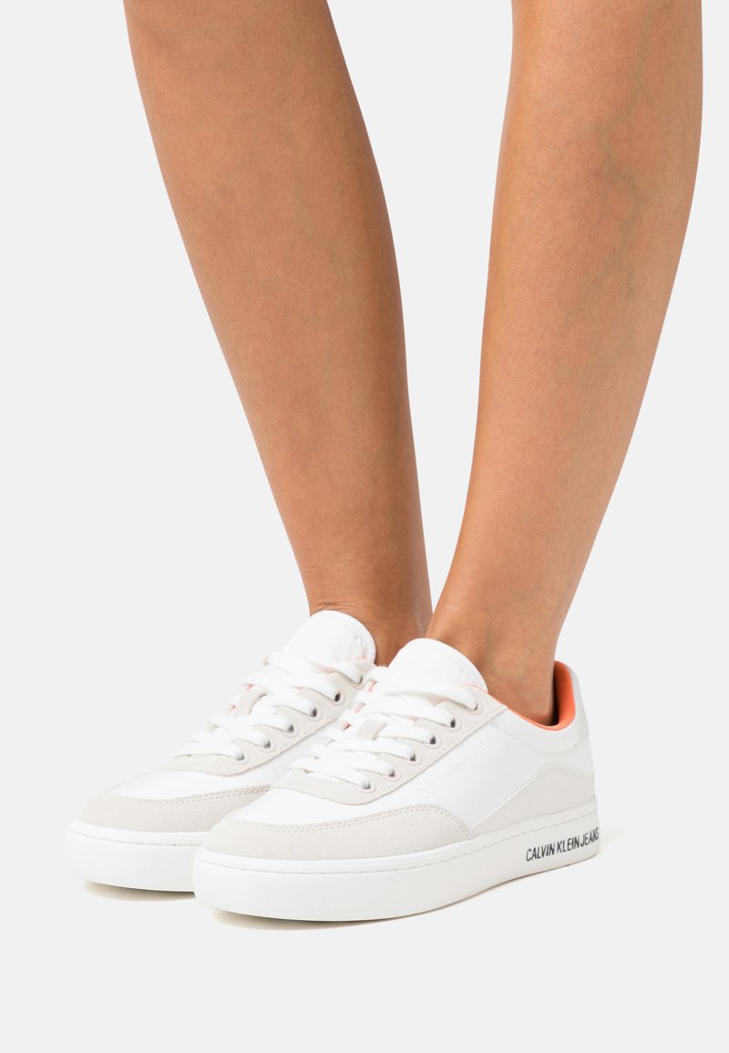 Calvin Klein Jeans CLASSIC CUPSOLE SOFTNY - Sneakers - white/creamy ...