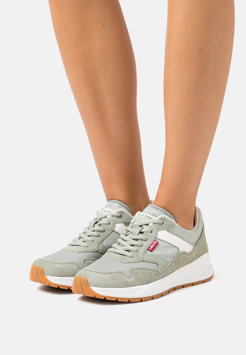Levi's® OATS REFRESH - Trainers - regular khaki/khaki - Zalando.de