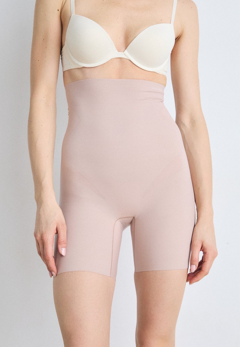 Calvin Klein Underwear SHAPEWEAR SCULPTED FIRM MICRO THIGH SHORT STAY ...