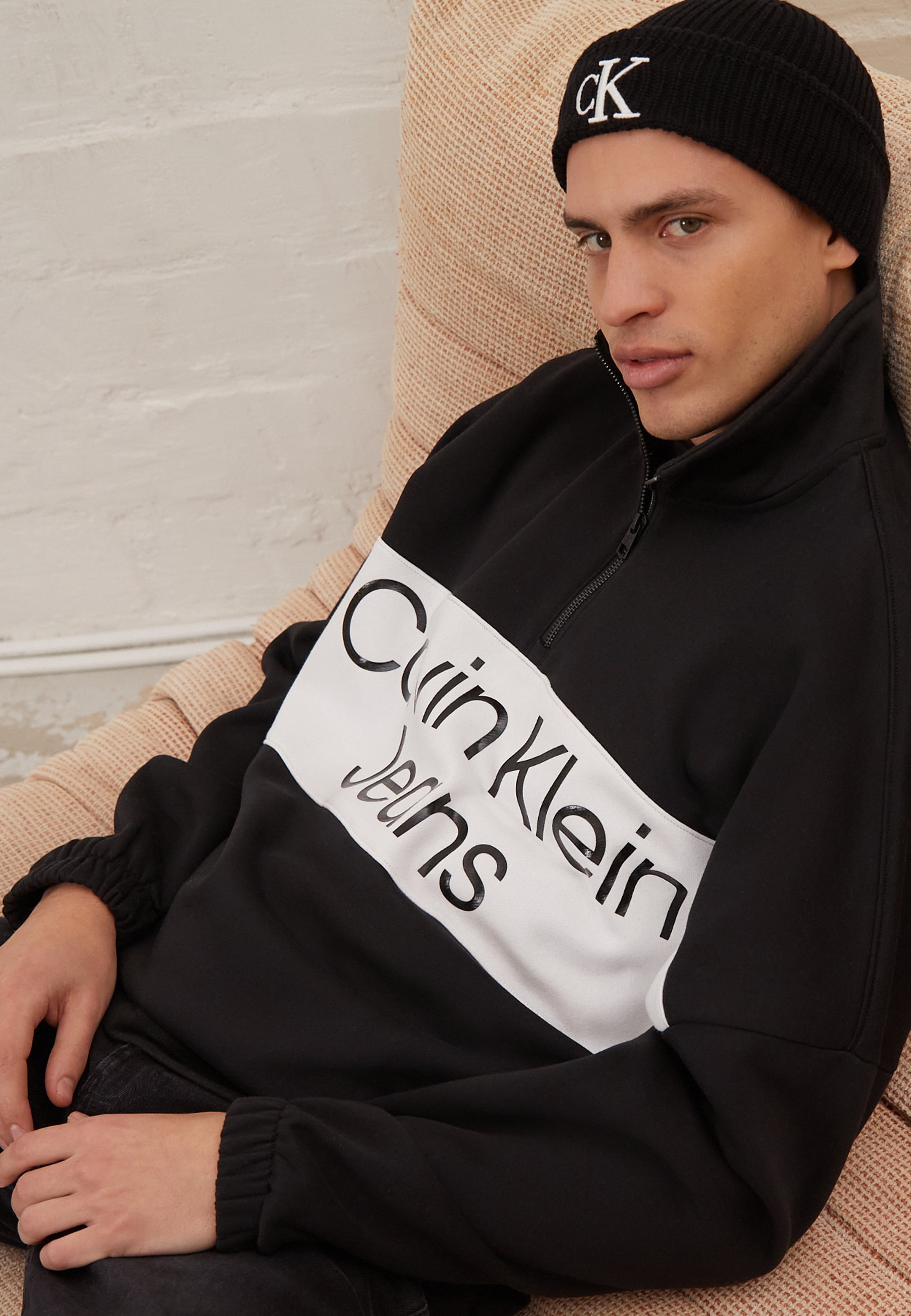 Calvin Klein Jeans BOLD LOGO COLORBLOCK ZIP UNISEX Collegepaita Calvin Klein Jeans BOLD LOGO COLORBLOCK ZIP UNISEX Collegepaita
