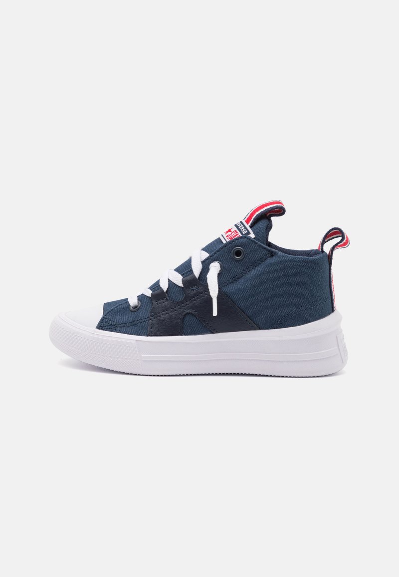 Converse CHUCK TAYLOR ALL STAR ULTRA VARSITY CLUB UNISEX - Trainers ...