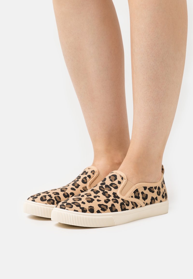 Rubi Shoes by Cotton On CARA - Slip-ins - brown/brun - Zalando.se